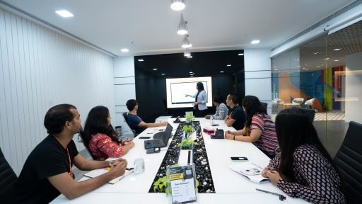 COO vs CEO: 7 Key Differences in Duties (Explained Simply) - Rollins ...